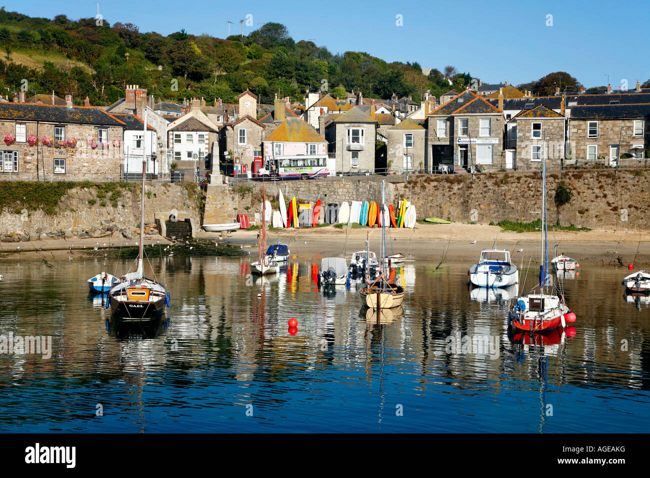 Mousehole bus hi-res stock photography and images - Alamy