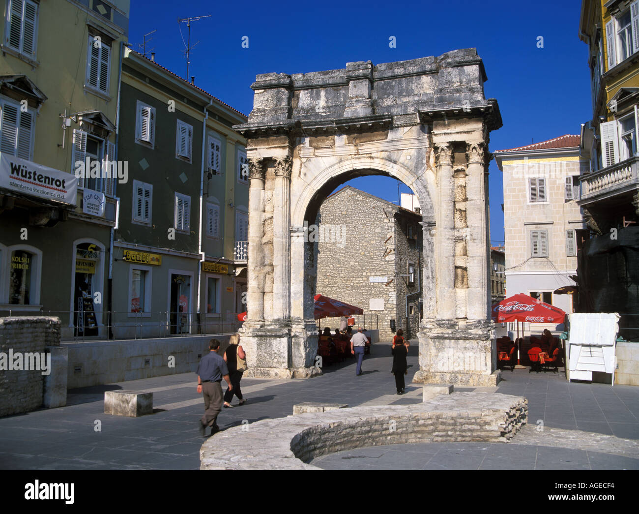 Croatia, Istria, Pula, Giardini, Triumphal Arch of Sergius Stock Photo ...