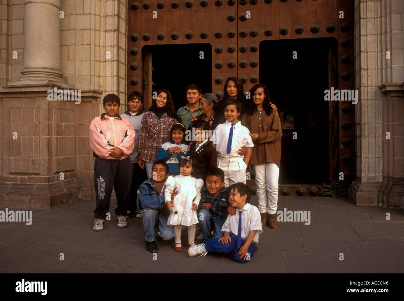 Peruvians, Peruvian family, extended family, children, posing for ...