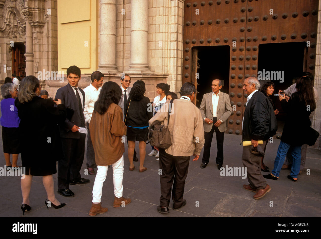 Peruvians, Peruvian family, extended family, family members, Cathedral ...