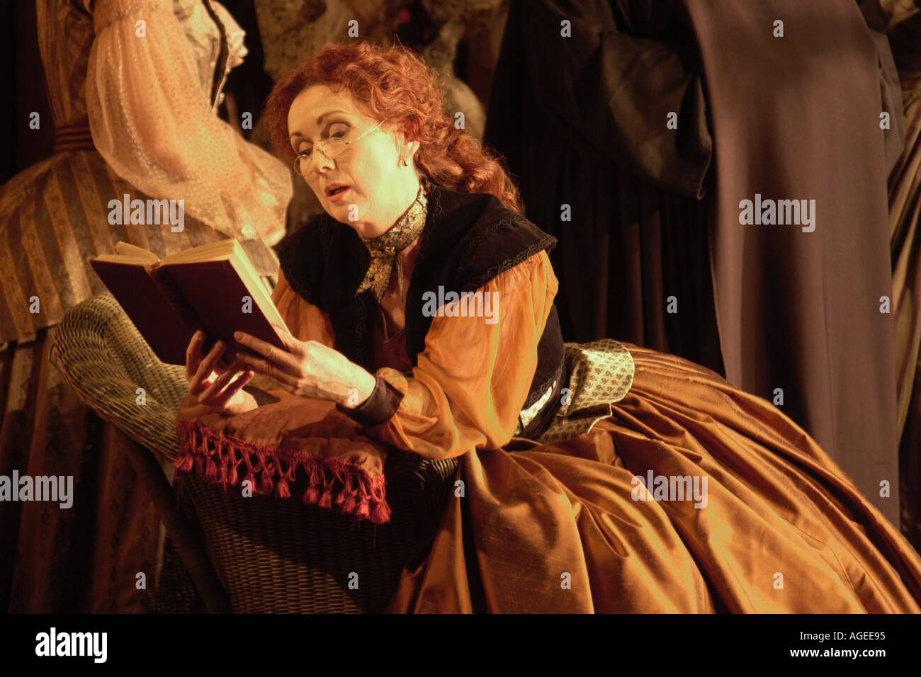 Welsh National Opera production of Beatrice and Benedict by Hector ...