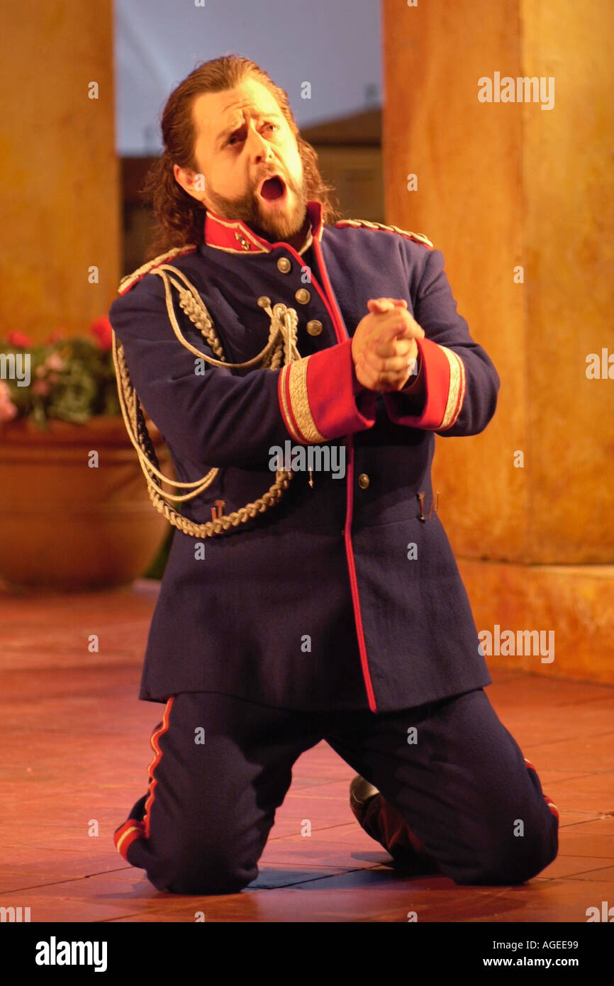 Welsh National Opera production of Beatrice and Benedict by Hector ...