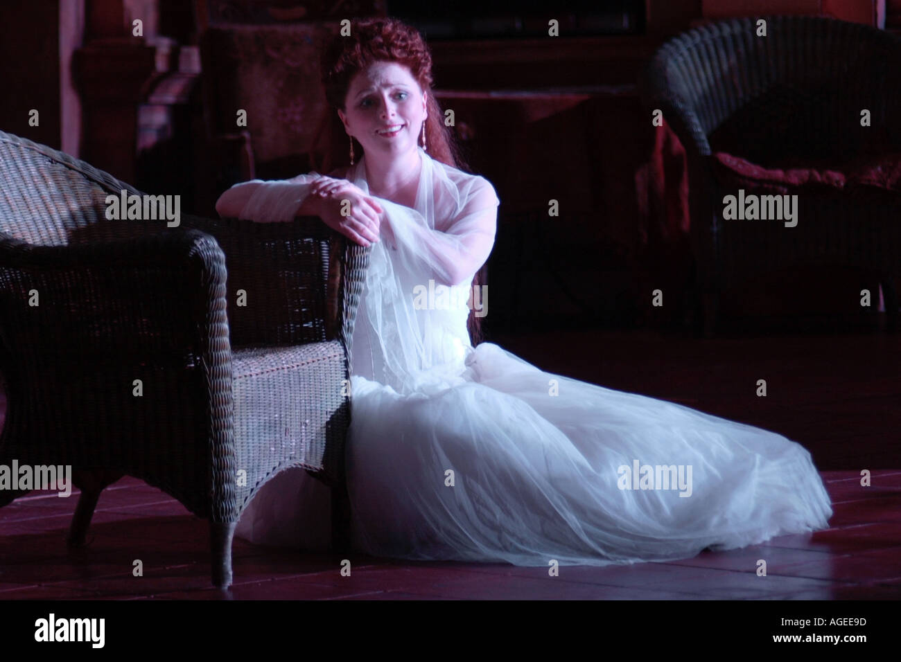 Welsh National Opera production of Beatrice and Benedict by Hector ...