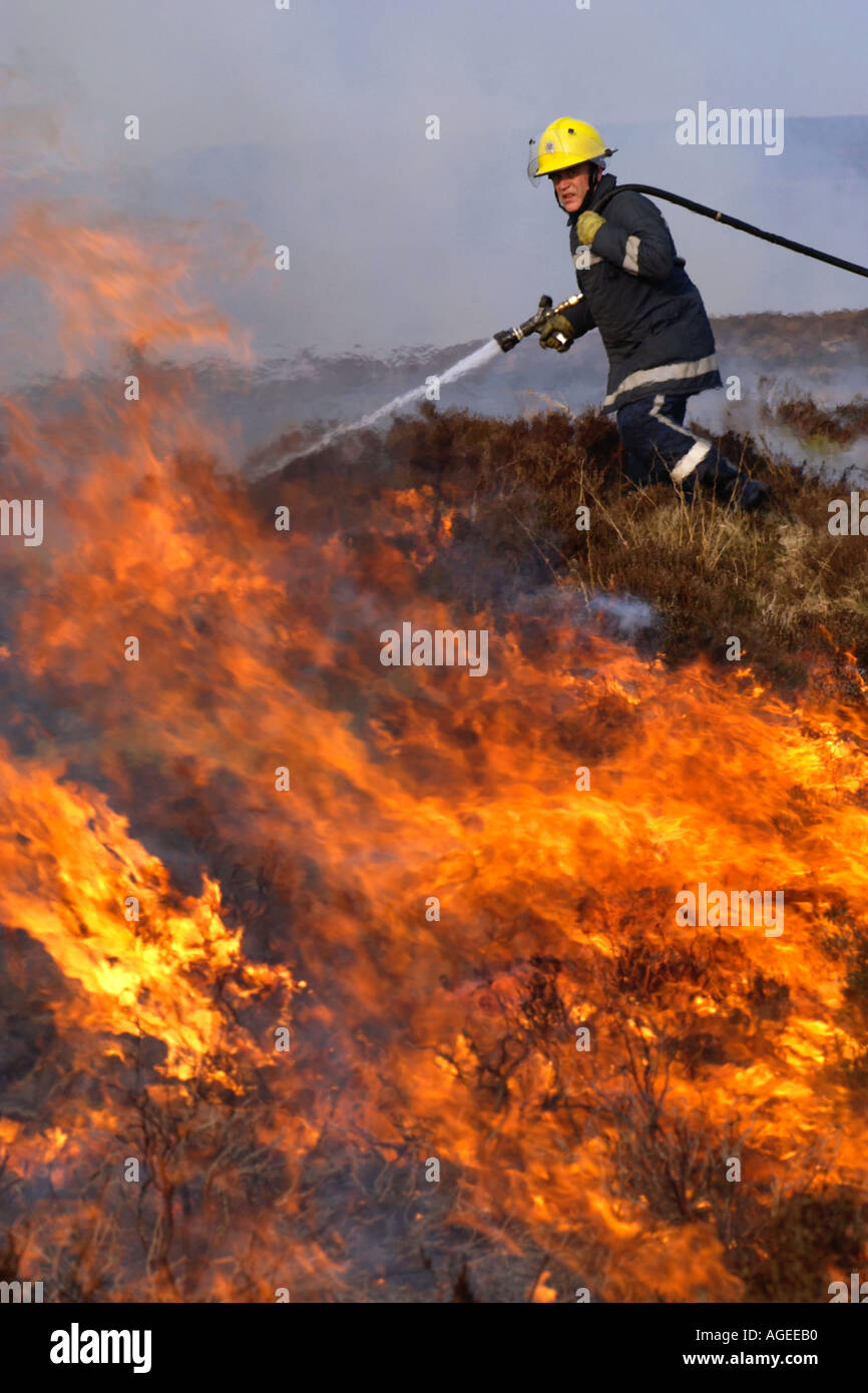 Uk male firefighter hi-res stock photography and images - Alamy