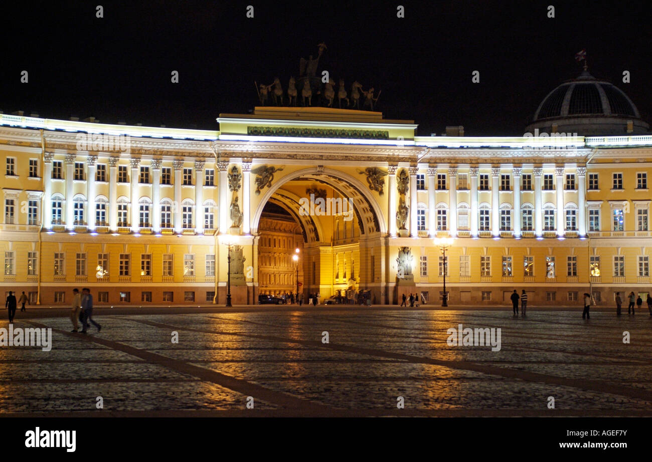Floodlit View of The General Staff Building and Rossi Arch at Night in ...
