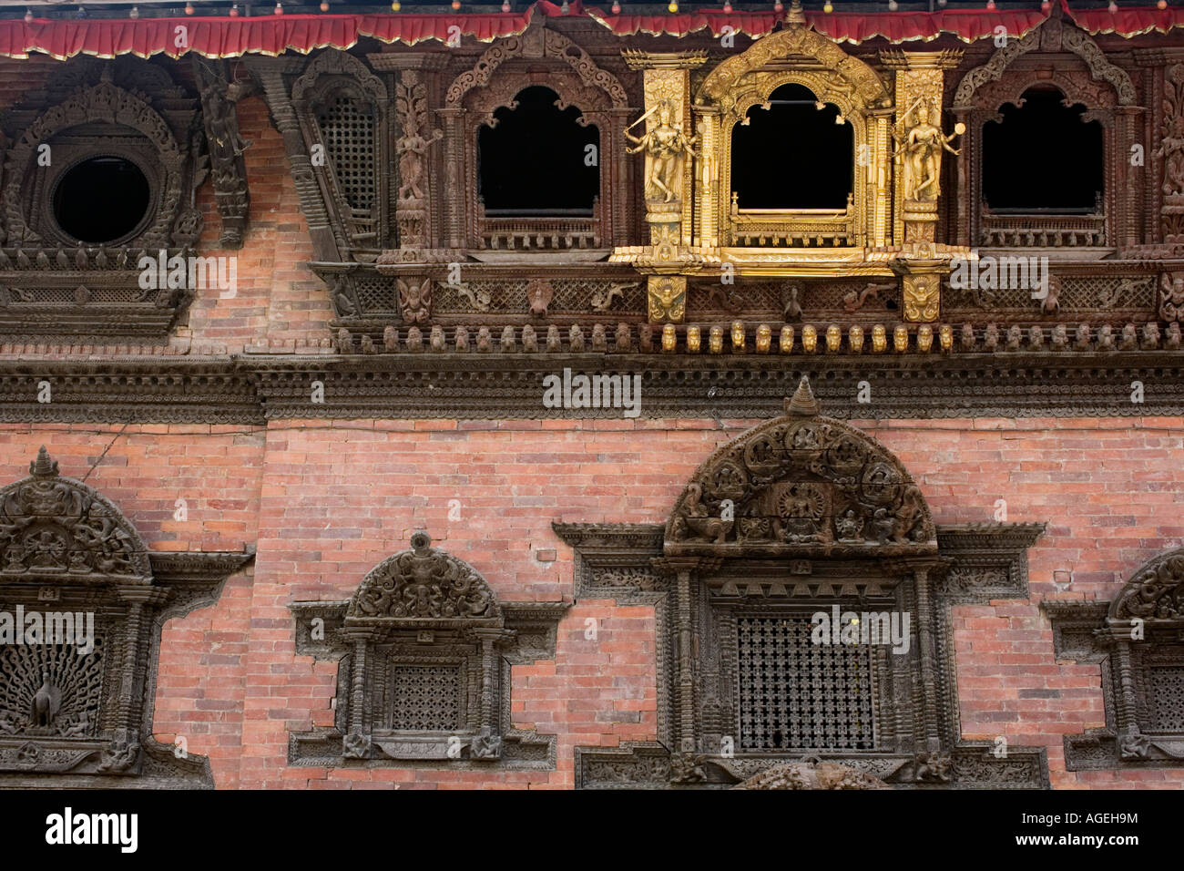 Carved windows in Kumari Ghar. Durbar Square, Kathmandu, Nepal Stock ...
