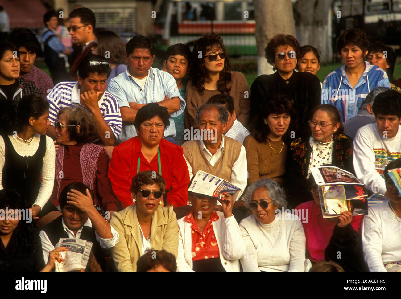 Peruvians, Peruvian people, men and women, spectators, crowd, public ...