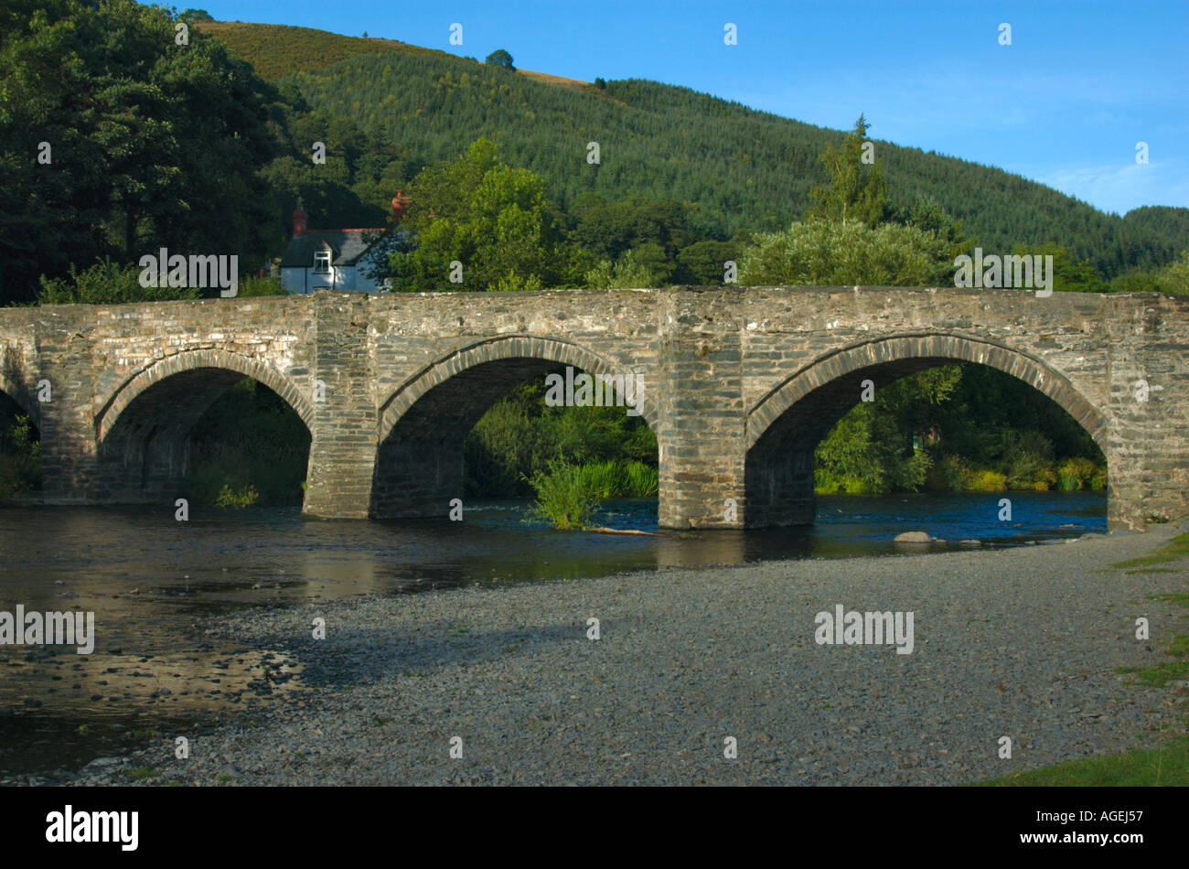 17th century stone bridge hi-res stock photography and images - Alamy