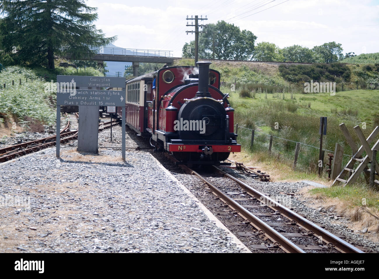 Steam Train at Dduallt station on route to Blaenau Ffestiniog ...