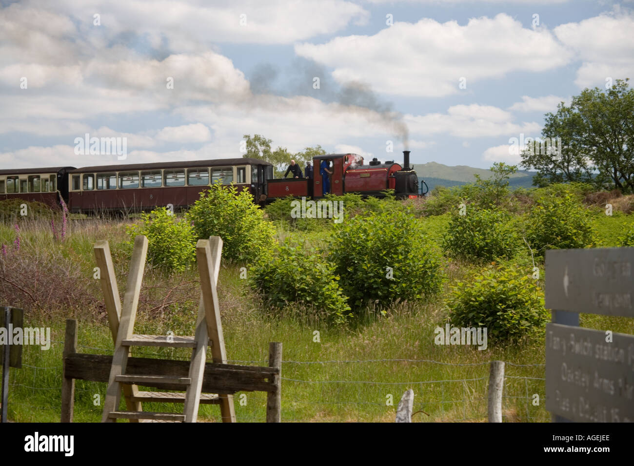 Dduallt railway station hi-res stock photography and images - Alamy