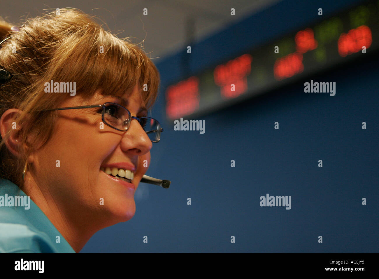 Switchboard operator hi-res stock photography and images - Alamy