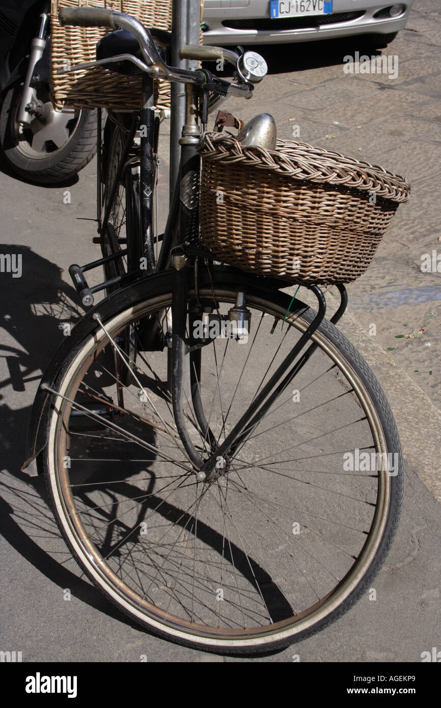 broken, down,rusty, used, shadow,Bicycle, Outdoors, Nobody, Bike, Old ...