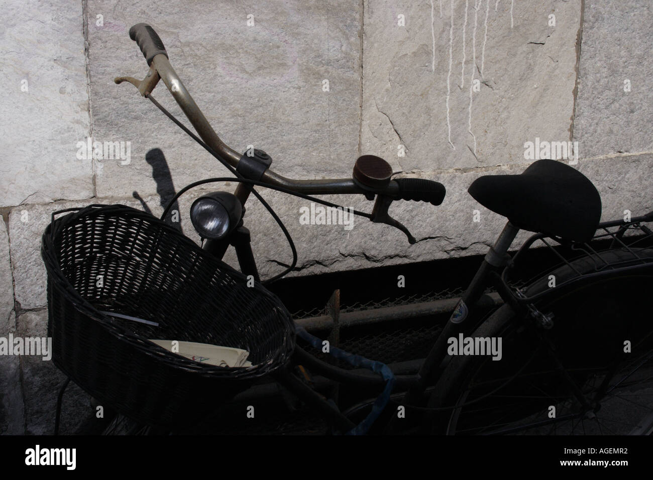 broken, down,rusty, used, shadow,Bicycle, Outdoors, Nobody, Bike, Old ...