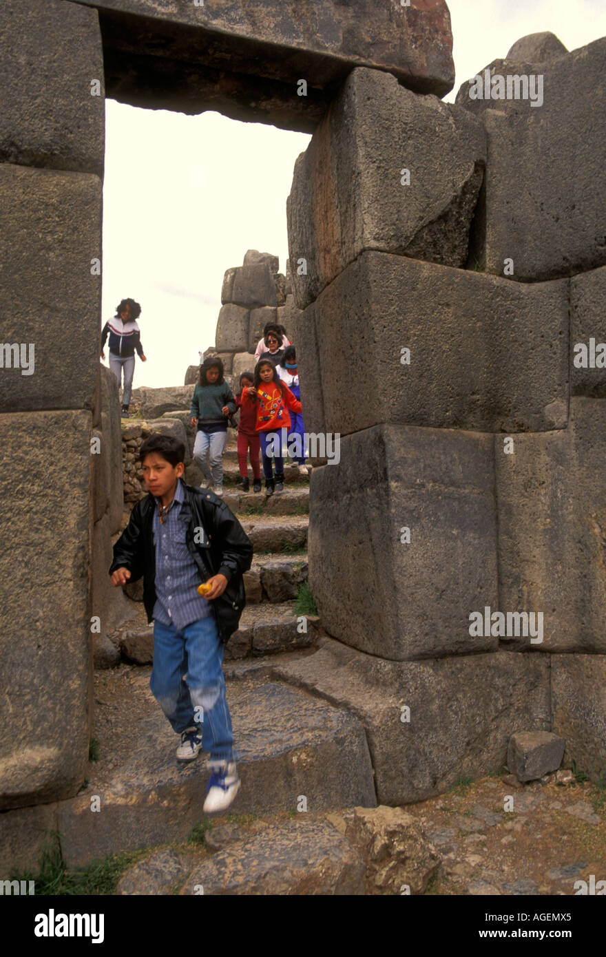 Peruvian children, boys, girls, students, student field trip ...