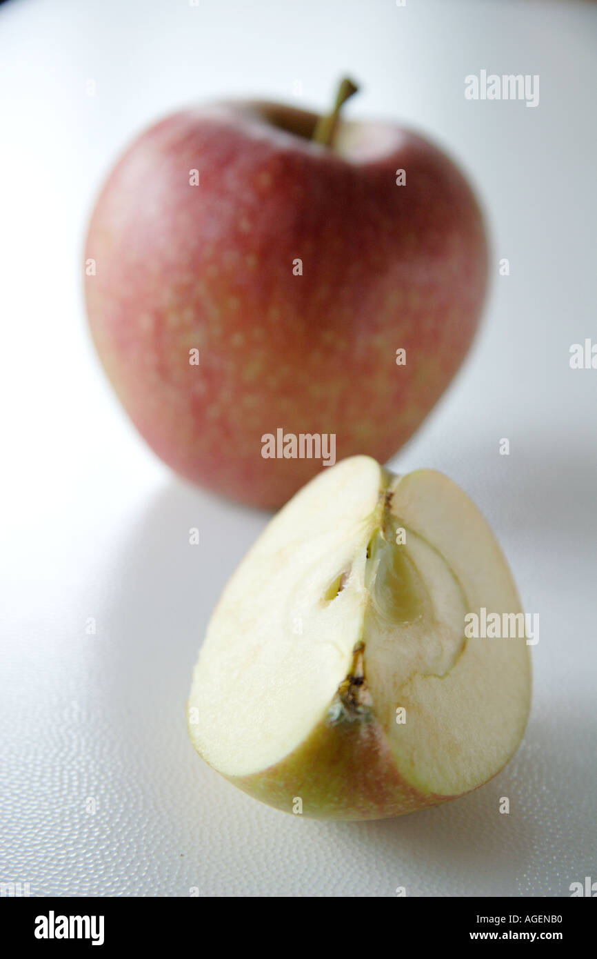 apple fruit fresh red cut slice apples Stock Photo - Alamy