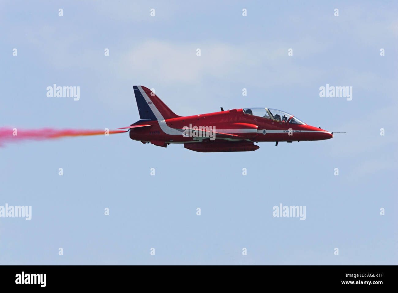 Single hawk jet hi-res stock photography and images - Alamy
