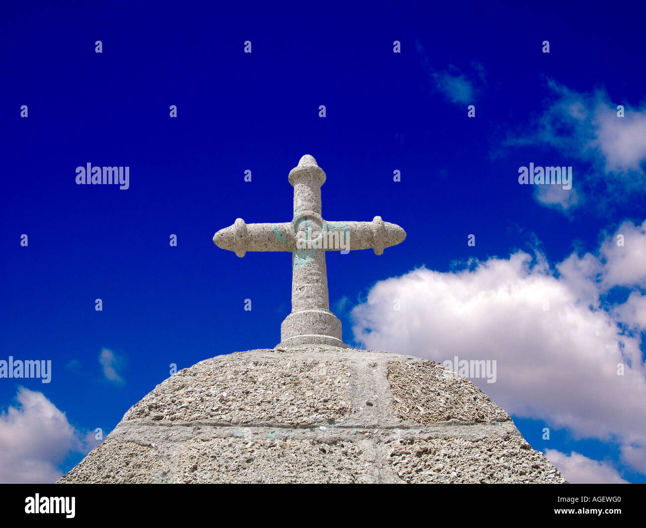 Cross on roof top hi-res stock photography and images - Alamy