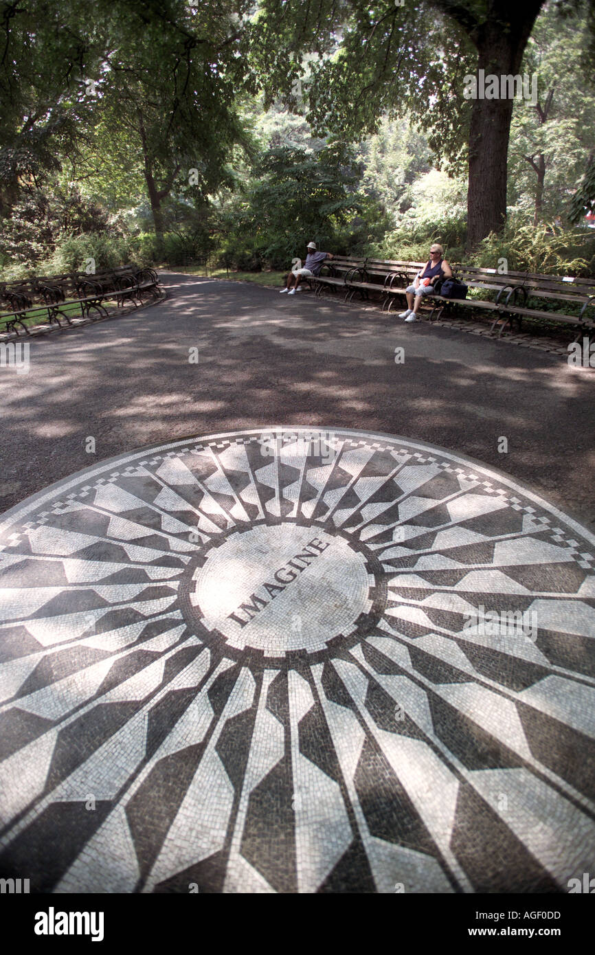 Monument to John Lennon in Central Park New York Stock Photo - Alamy