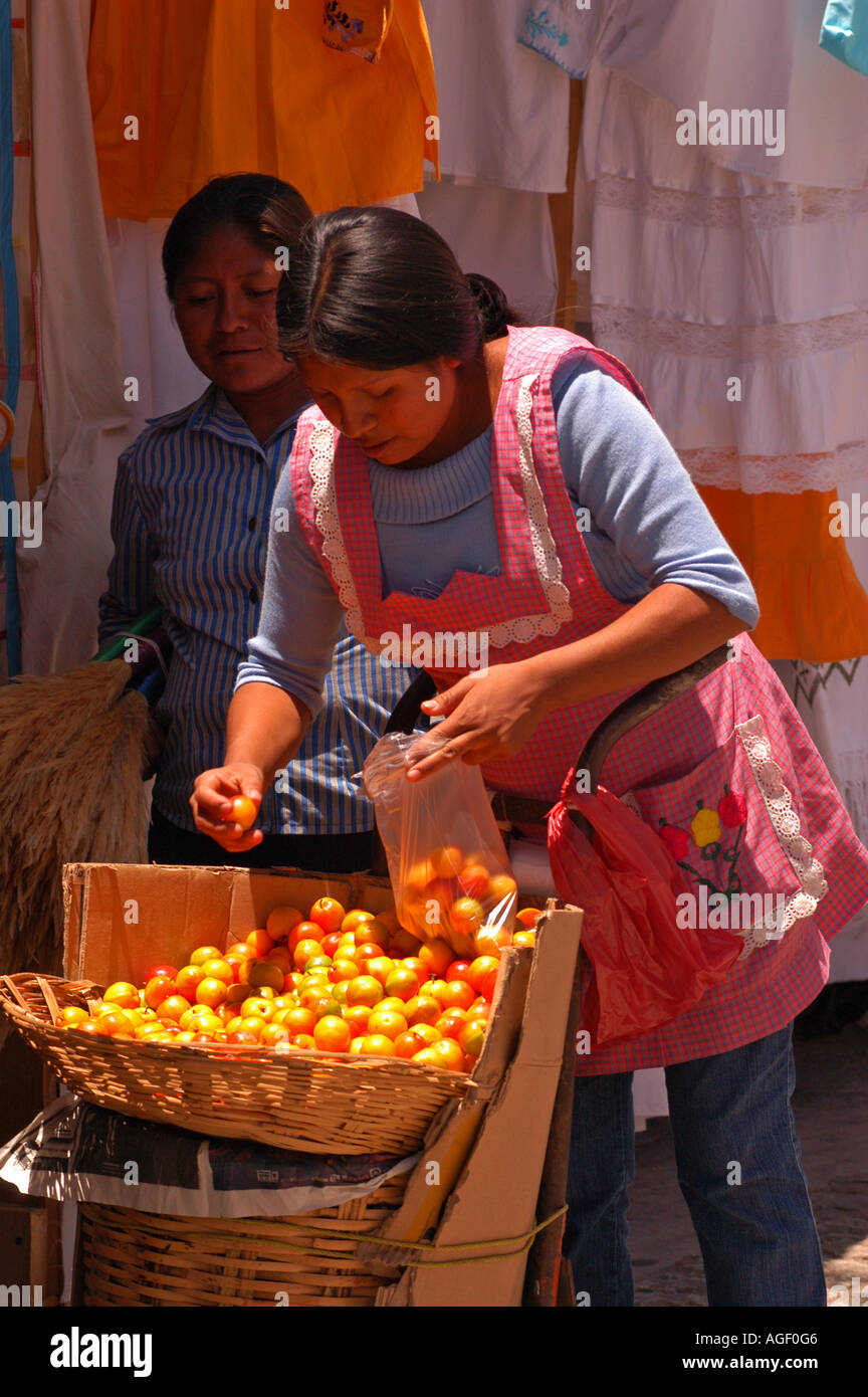 Oaxaca people poverty hi-res stock photography and images - Alamy