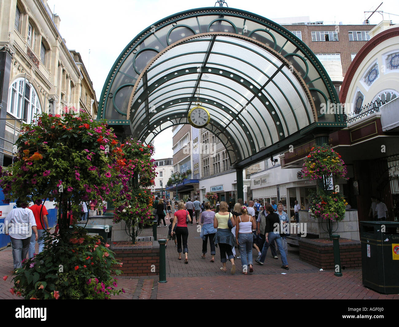 Bournemouth shops hi-res stock photography and images - Alamy