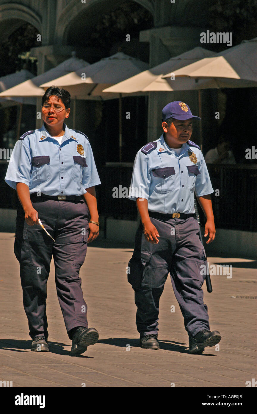 Woman police officers crime scene hi-res stock photography and images ...