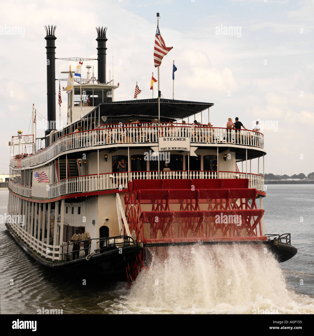 Paddle steamer on mississippi river hi-res stock photography and images ...