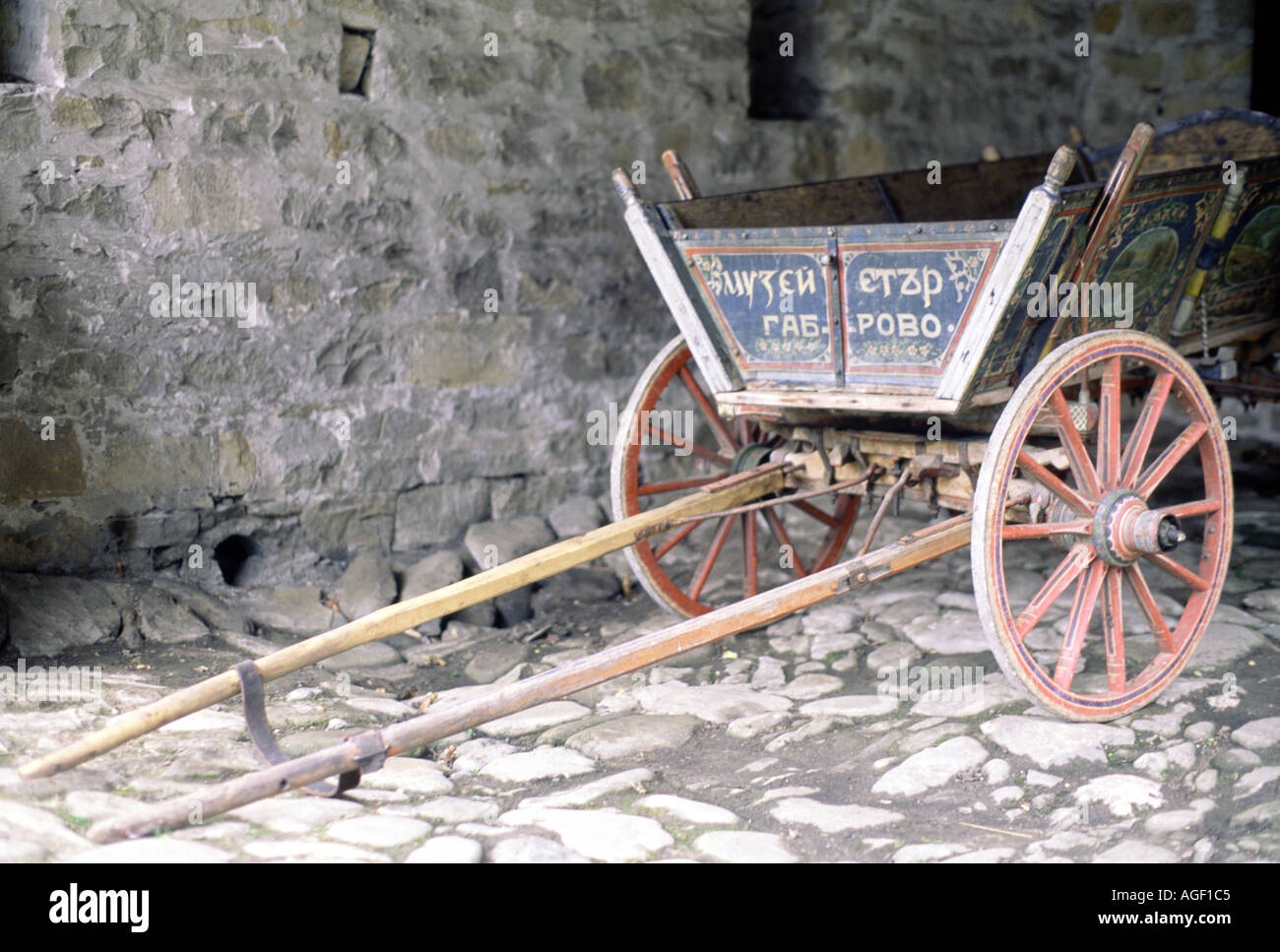 Wooden Dray High Resolution Stock Photography and Images - Alamy