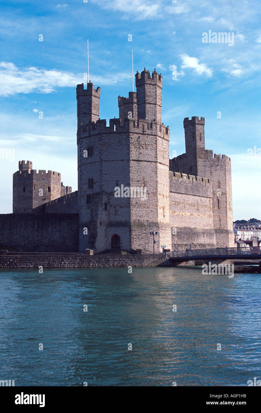 Carnarvon castle hi-res stock photography and images - Alamy