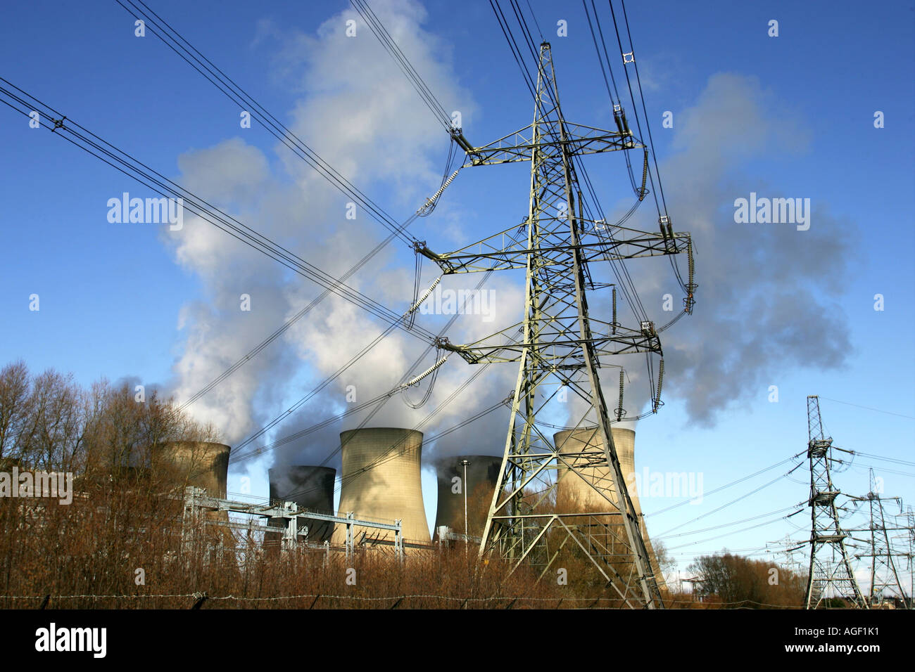 Selby Drax power station Cooling towers in Yorkshire England Stock ...