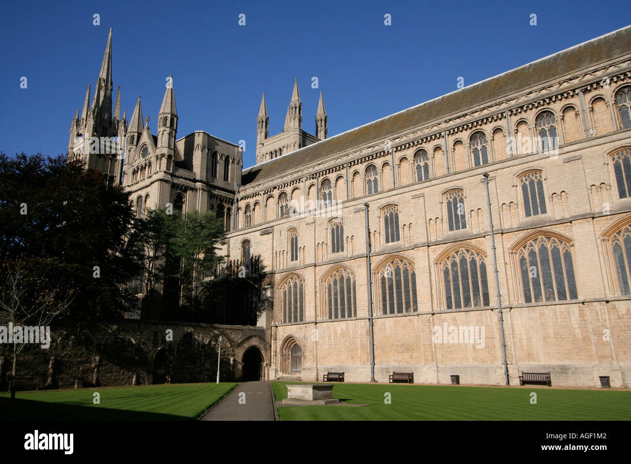 peterborough cathedral city centre attractions cambridgeshire england ...