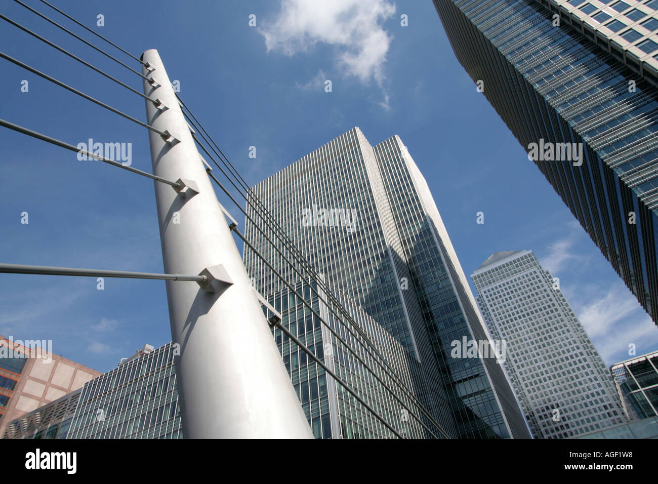 london docklands bridge pylon canary wharf city buildings england great ...