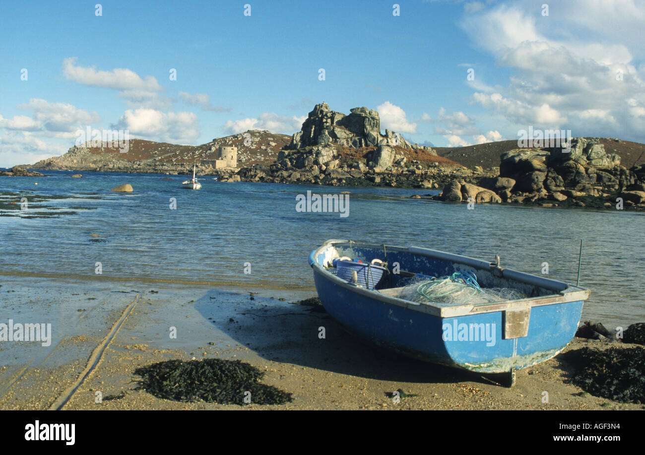 Bryher tresco cromwells castle hi-res stock photography and images - Alamy