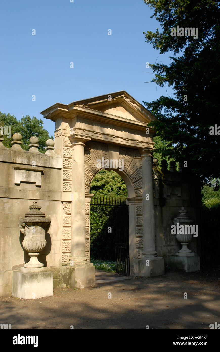 Inigo Jones Gateway at Chiswick House Middlesex Stock Photo - Alamy