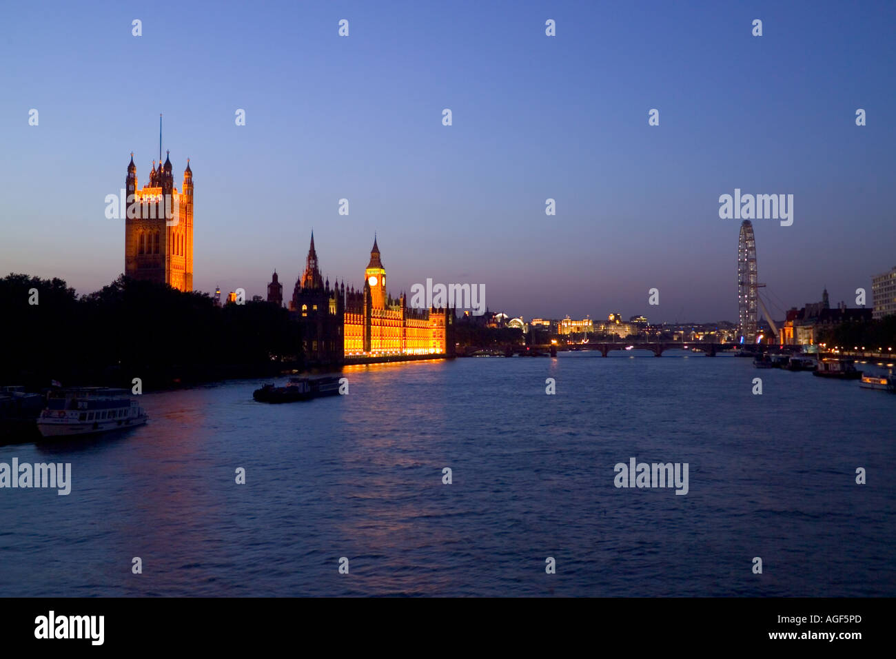 Victorian london night houses hi-res stock photography and images - Alamy