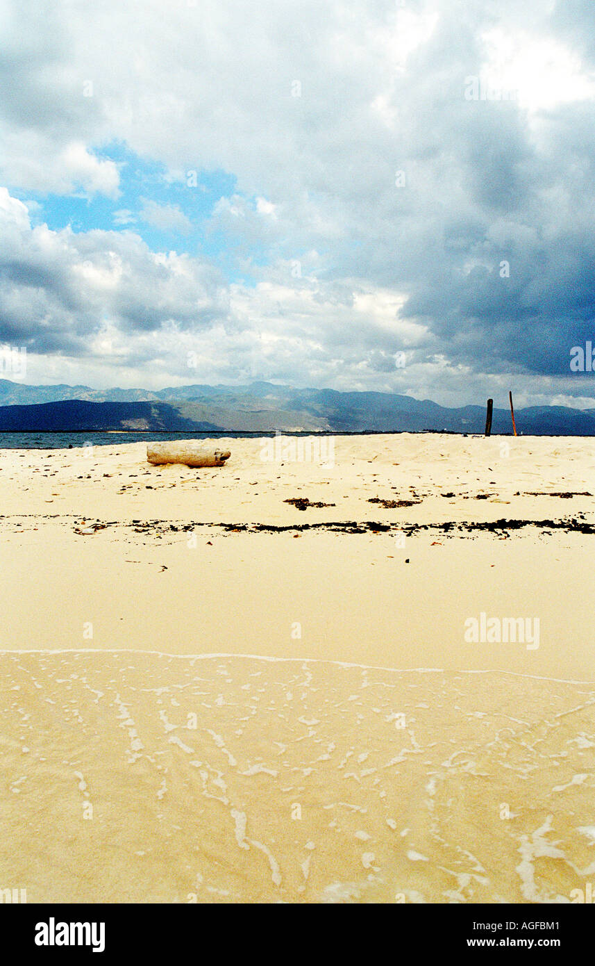 Deserted beach on Lime Cay near Kingston Jamaica Stock Photo - Alamy