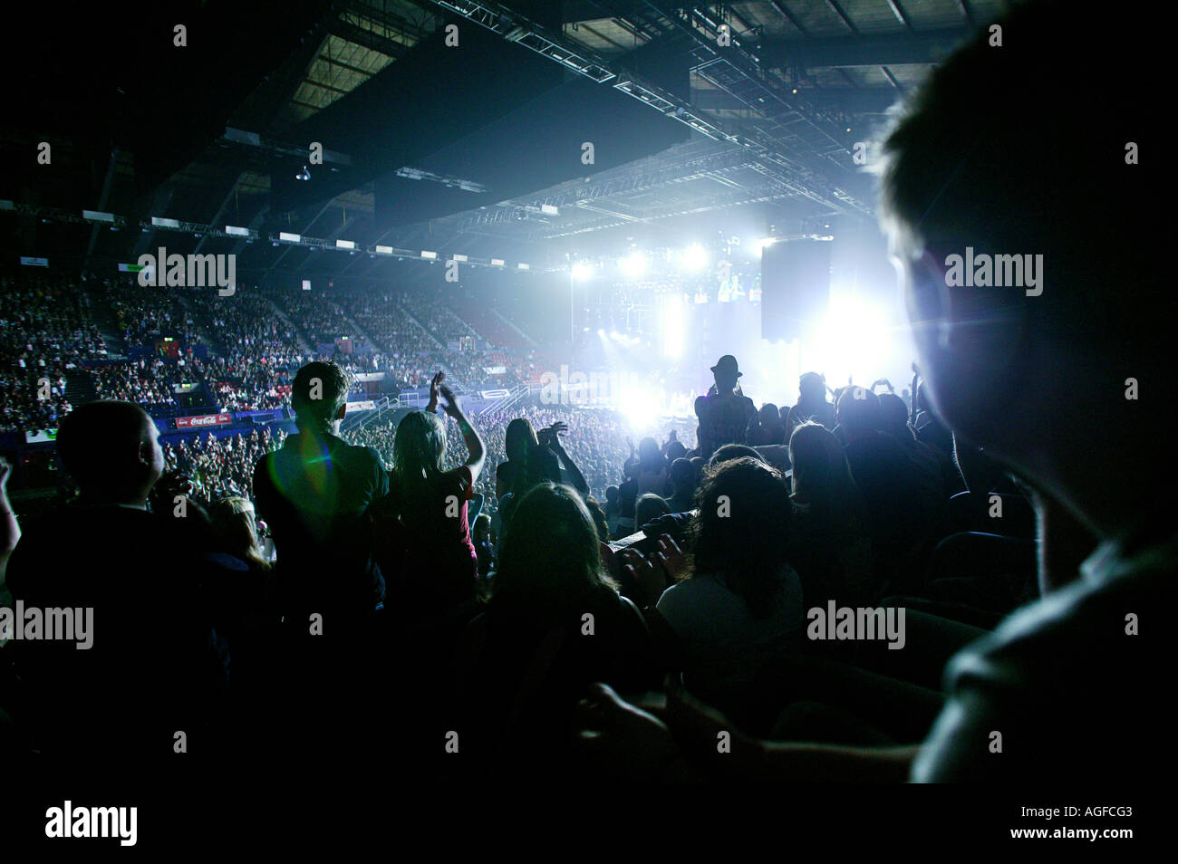 Crowd at Wembley Arena Stock Photo - Alamy