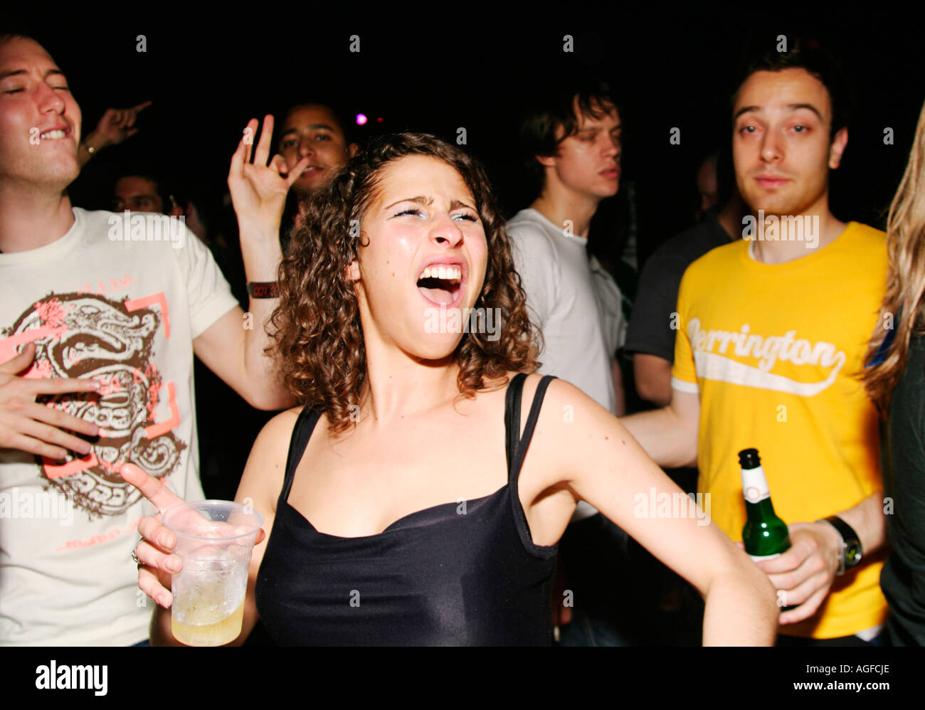 Girls dancing tdk cross central hi-res stock photography and images - Alamy