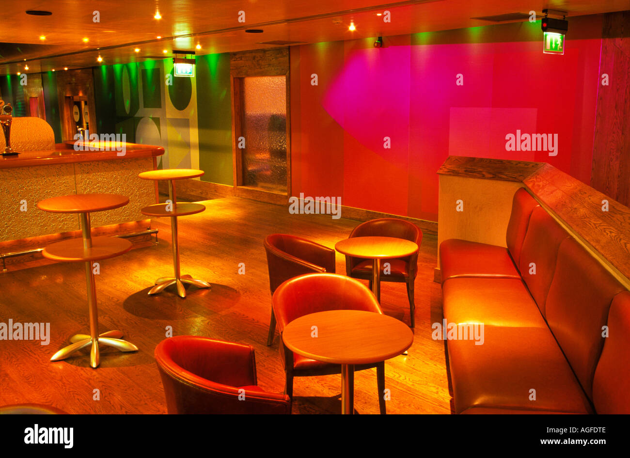 London nightclub interior hi-res stock photography and images - Alamy