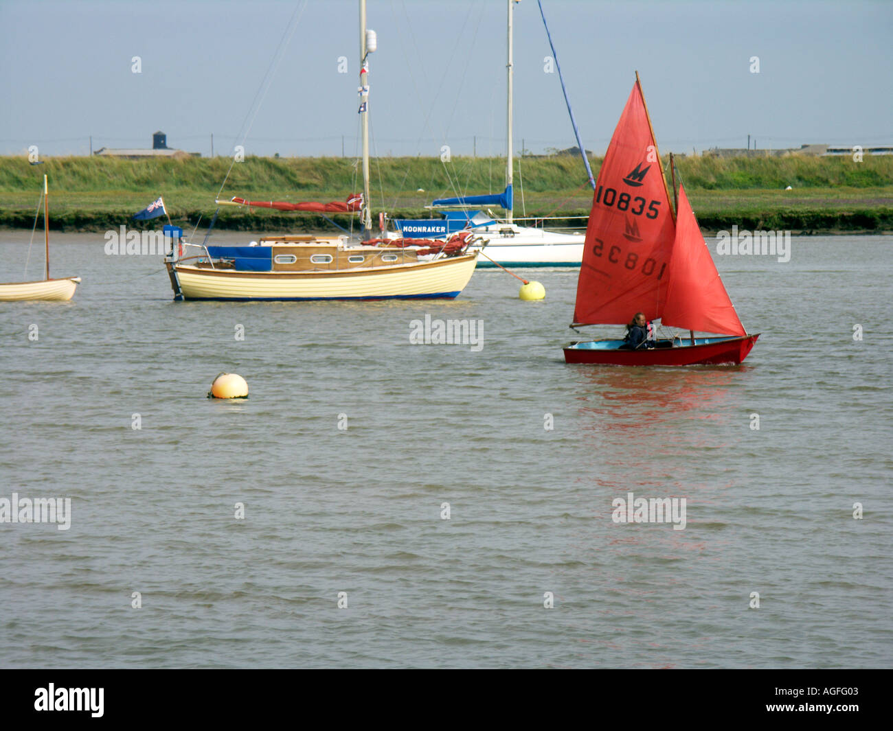 Mirror dinghy hi-res stock photography and images - Alamy