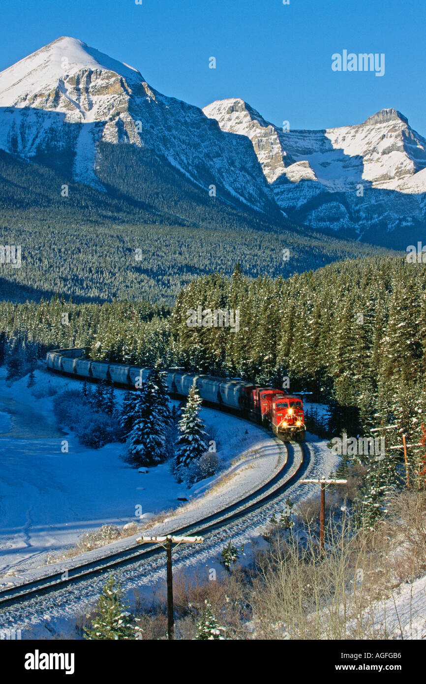 Morant curve hi-res stock photography and images - Alamy