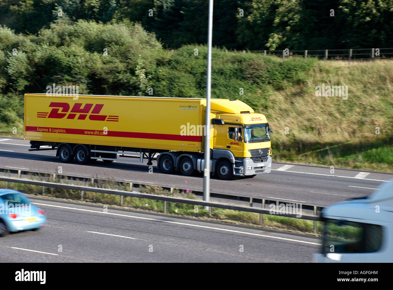 Dhl articulated lorry hi-res stock photography and images - Alamy