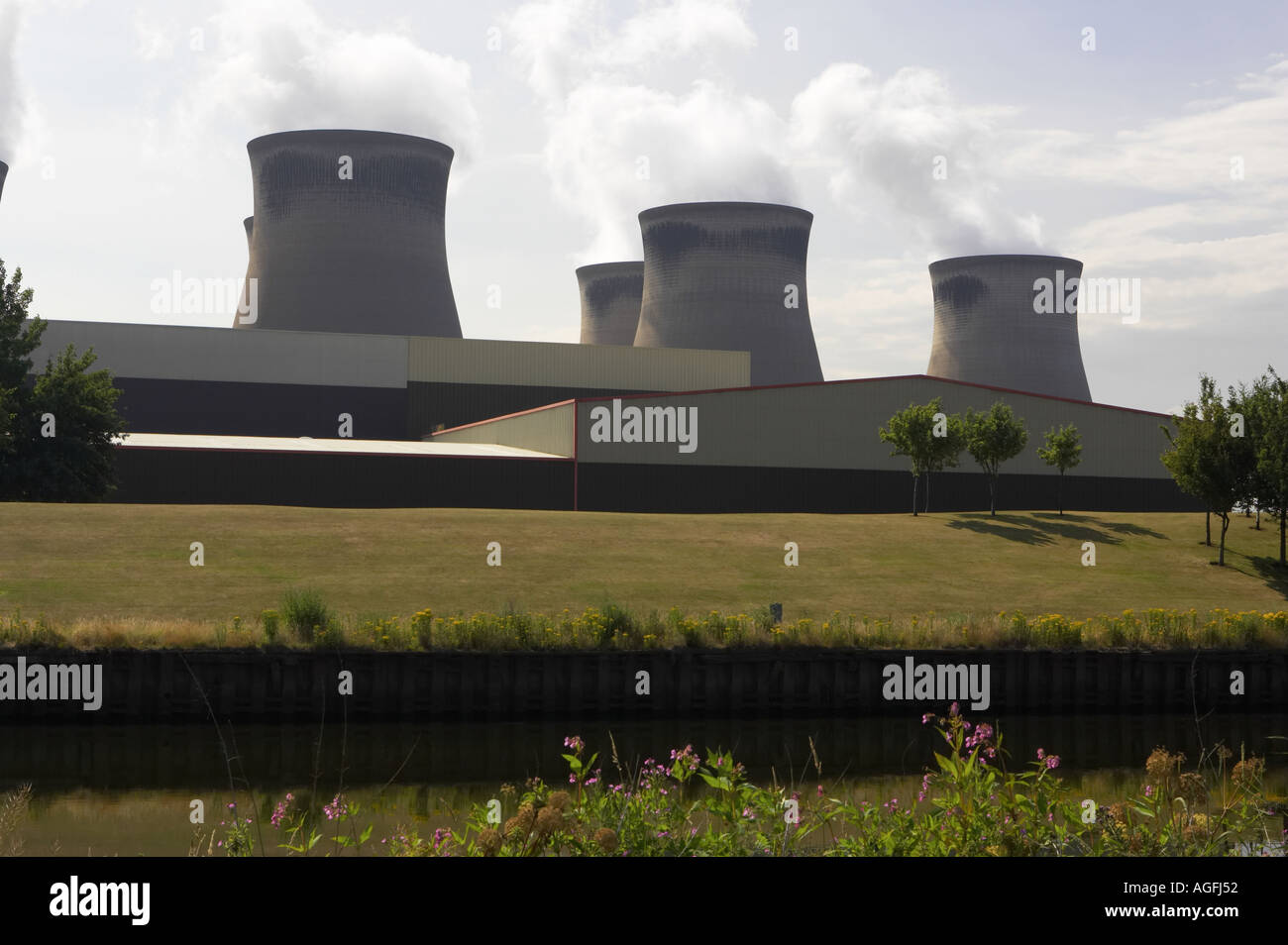 Cooling towers of Ferrybridge C Power Station Stock Photo - Alamy