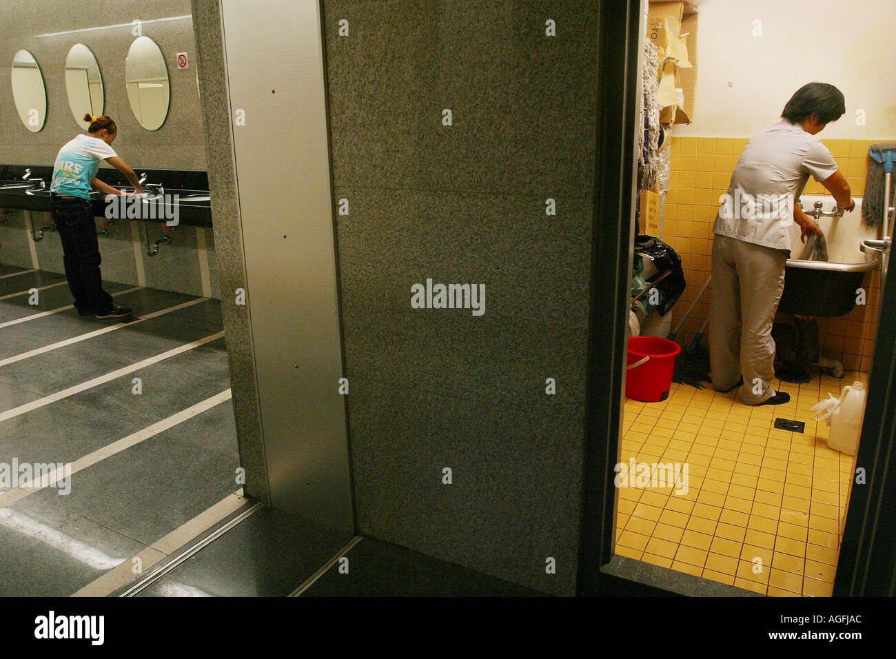 Ladies toilet china hi-res stock photography and images - Alamy