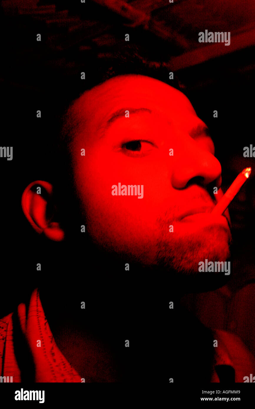 Teenager party smoking hi-res stock photography and images - Alamy