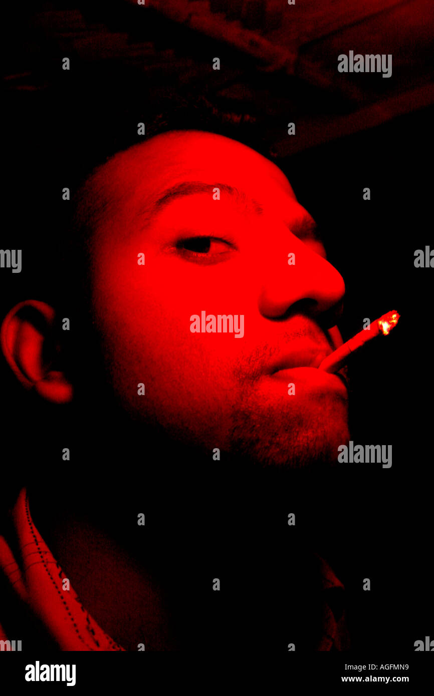 Teenager party smoking hi-res stock photography and images - Alamy