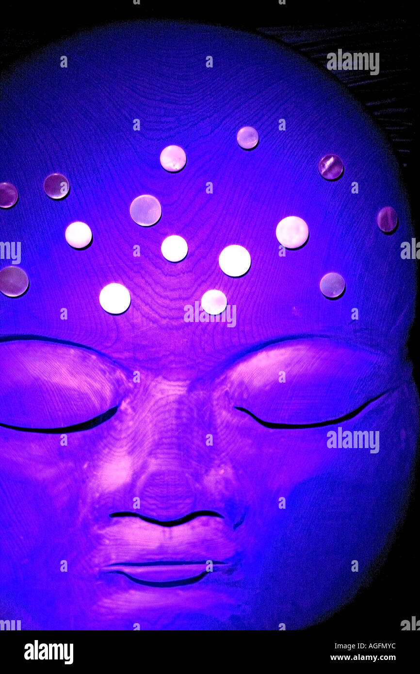 Native american indian mask hi-res stock photography and images - Alamy