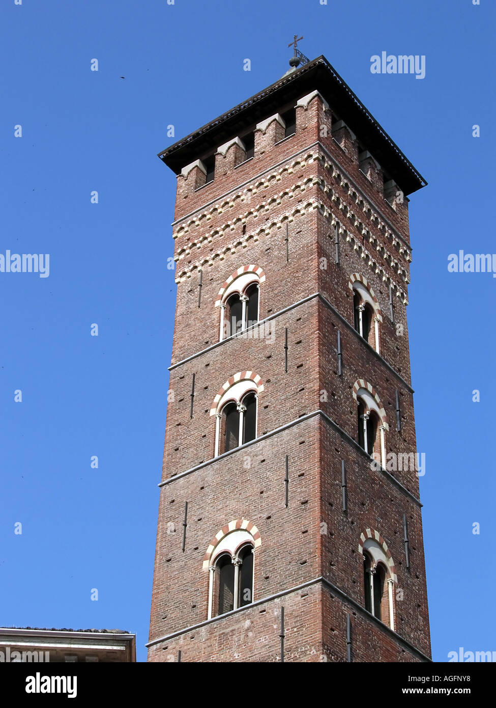 Gothic edifices hi-res stock photography and images - Alamy