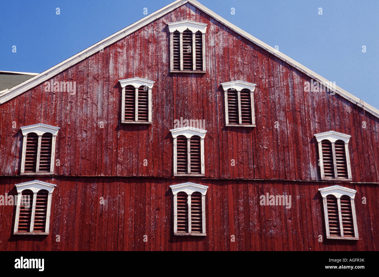 Barn with windows hi-res stock photography and images - Alamy