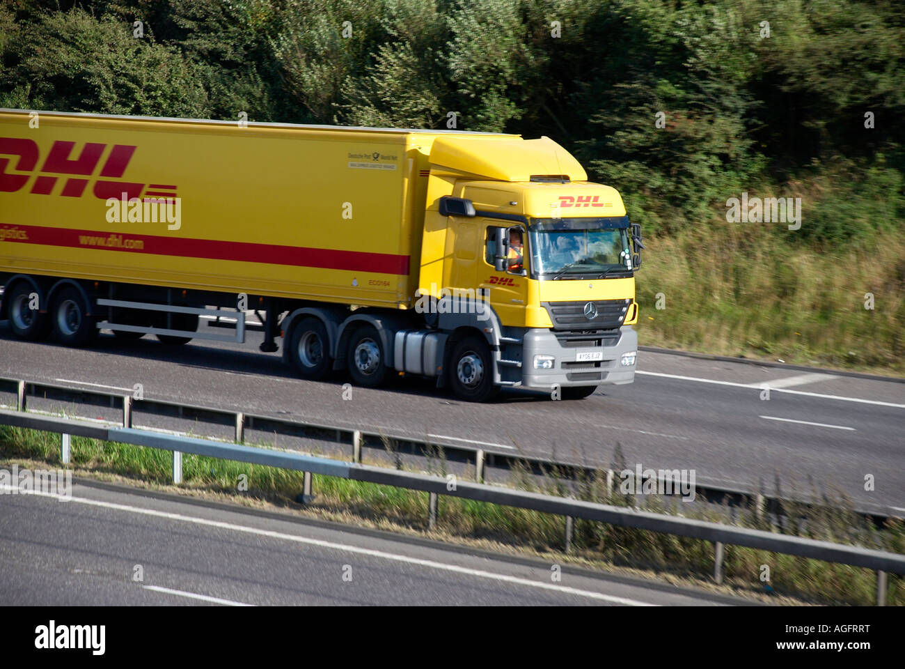 Dhl articulated lorry hi-res stock photography and images - Alamy