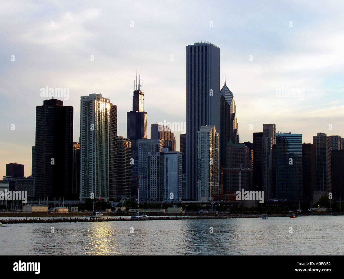 Chicago Skyline Silhouette Stock Photo - Alamy